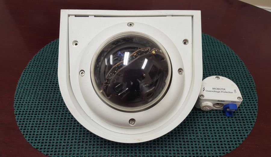 MOBOTIX D25 6MP DOME CAMERA WITH WALL MOUNT (USED)